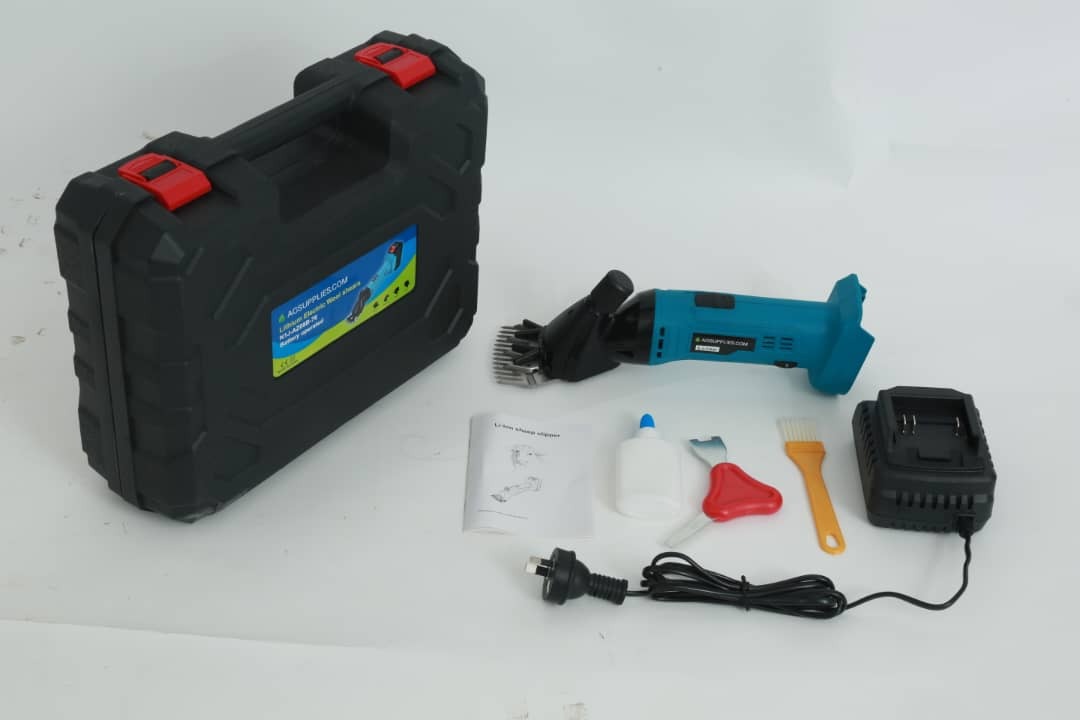 The Makita Shearing Handpiece: Experience Cordless and Wireless Sheari · AGsupplies.com